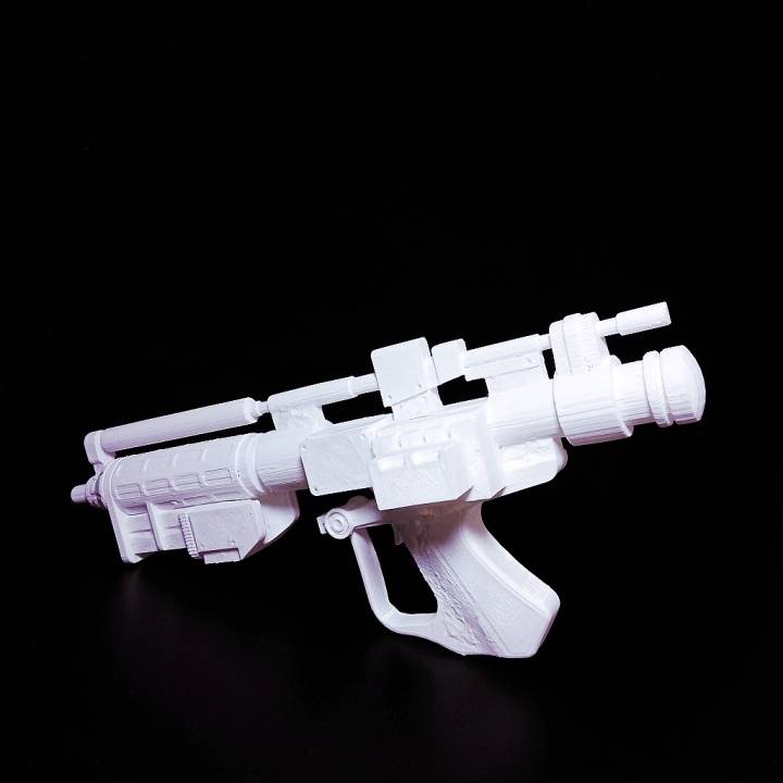 3D Printable BAW E5 Blaster Rifle (fanmade) by Nicholas Martinez