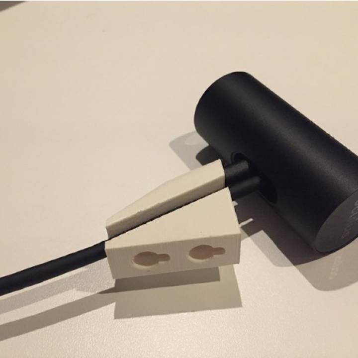 3D Printable Oculus Sensor Wall Mount by Jesper Nielsen