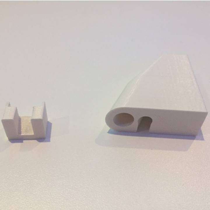 3D Printable Oculus Sensor Wall Mount by Jesper Nielsen