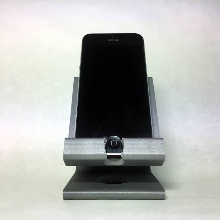 3D Printable Minimalistic Iphone6, 6s and 7 Dock by Dario Pasta