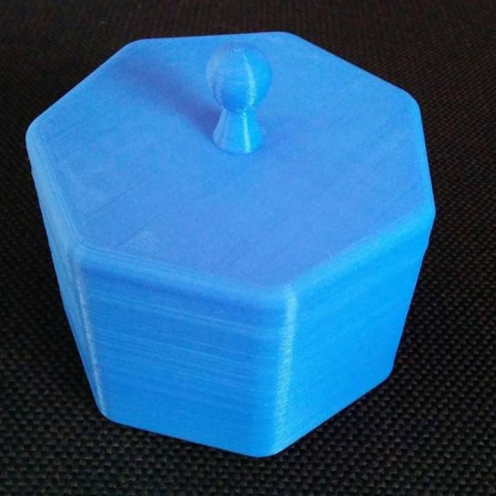 3D Printable 7-Sided Box With Top by Birk Binnard