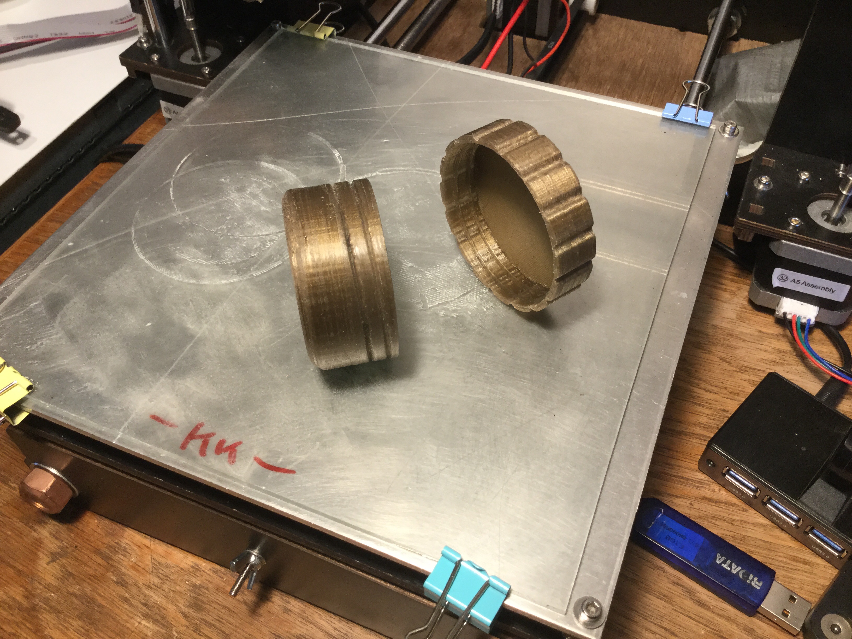 3D Printable Screw-in Container by Florian Riepen