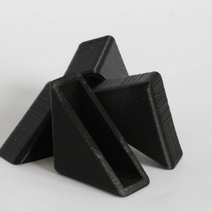 3D Printable Protecive Table corner by David LE GALL