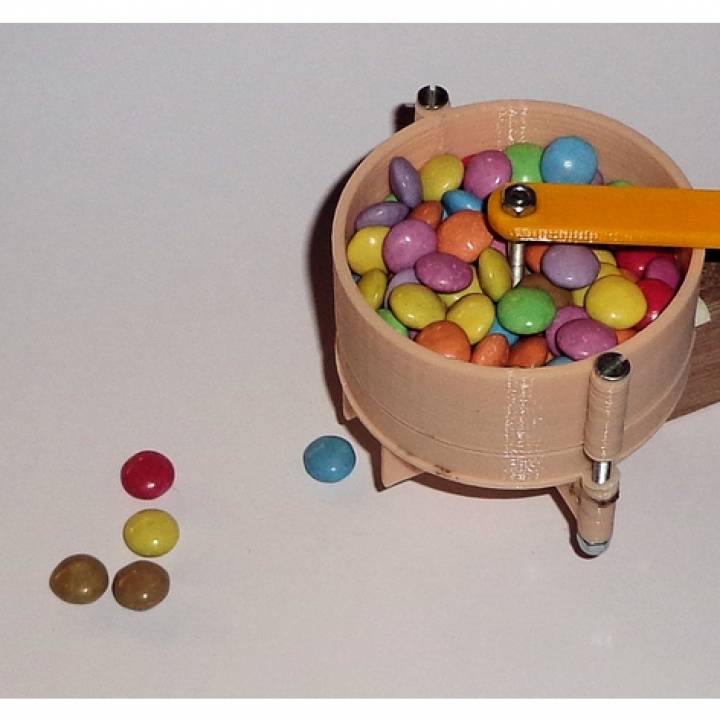 3D Printable Eat your Smarties one by one by Willem van Dreumel