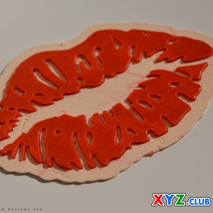 3D Printable "Kiss - Kiss" Sticker Decal Stamp Dual Color by Wim Haarsma