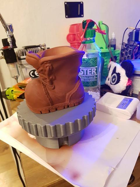 3D Printable airbrush turntable using airsoft bb's by Mark Findley