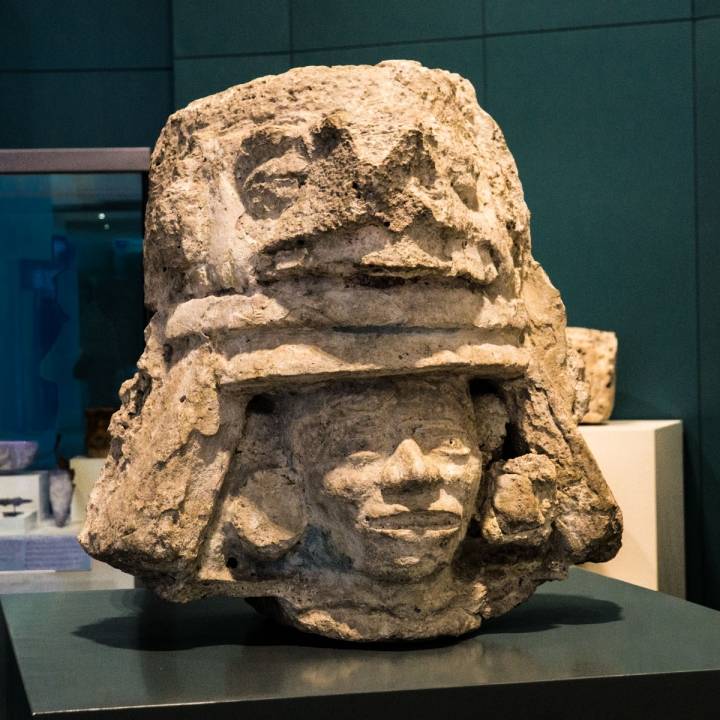 3D Printable Hatted Head of a Lord by IOxOI