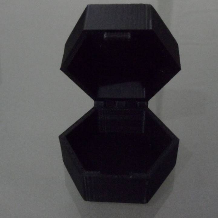 3D Printable Miraculous container box by Julio Vazquez