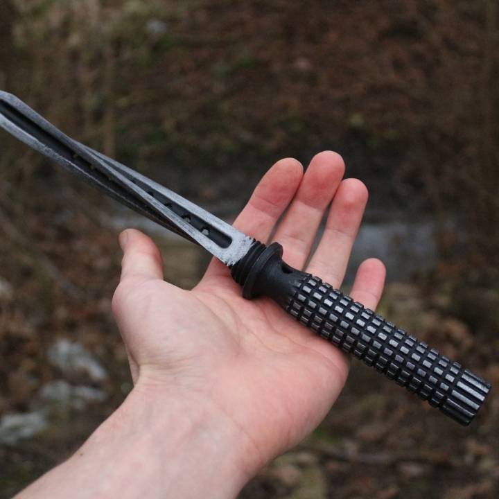 3D Printable Jagdkommando Tri-Edge Dagger by Oeve Geypen