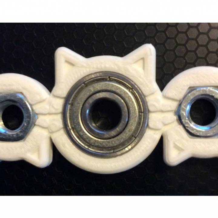 3D Printable Hex nut cat spinner by Lucina M