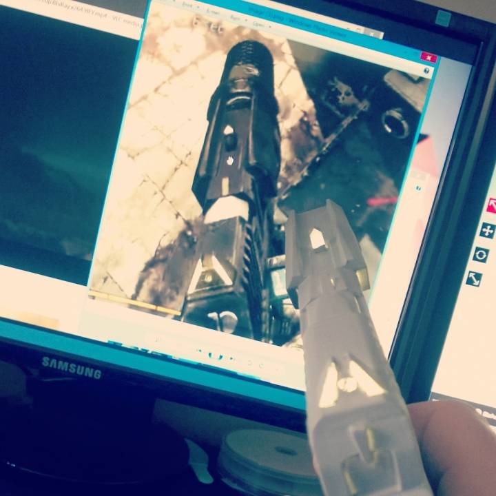 3D Printable Titanfall - Smart Pistol from titanfall 1 by james mcintosh