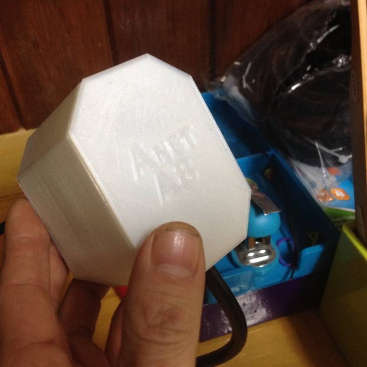 3D Printable Universal IEC socket cover by Danny Tsuji