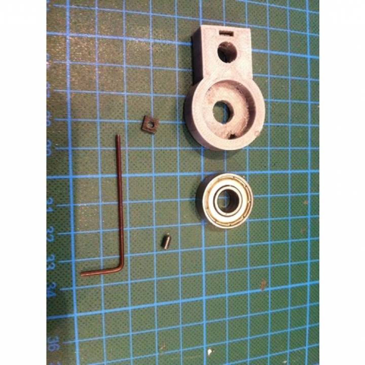 3D Printable A simple spacer 21 mm rods by Javier Olivares