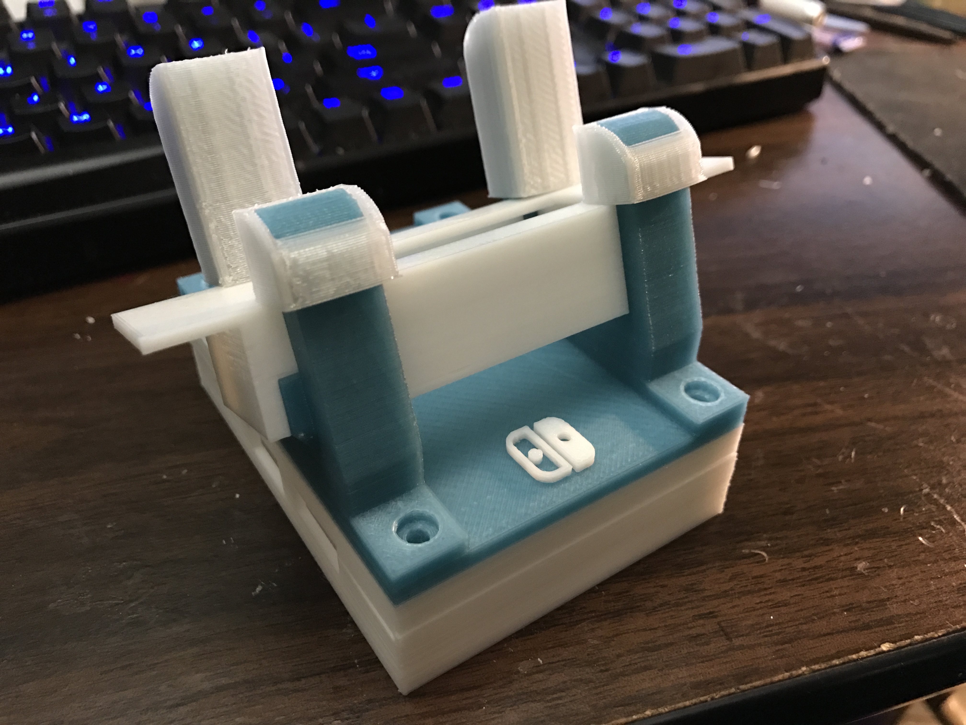 3D Printable Nintendo Switch Alternate Dock by Jedidiah