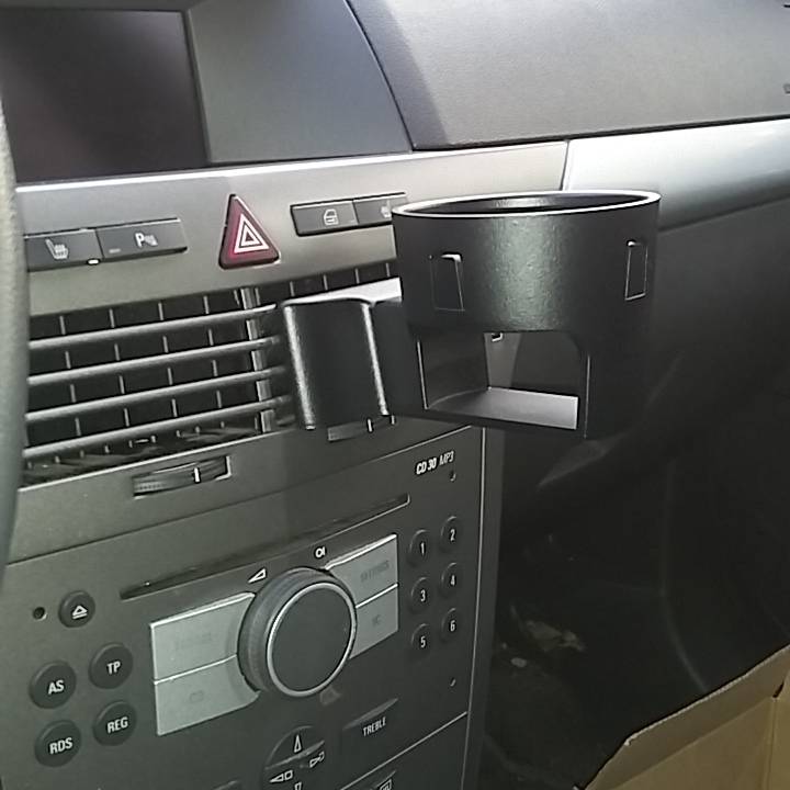 3D Printable Cup Holder - Opel Astra H by Marko Aubel