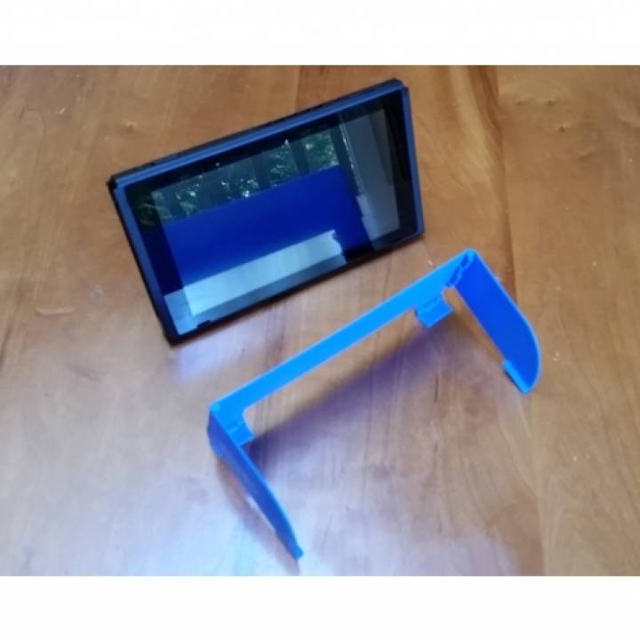 3D Printable Nintendo Switch Flat-Folding Screen Shade by Patrick Gaston