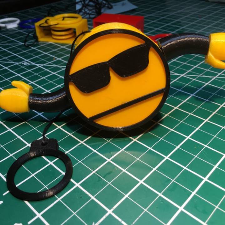 3D Printable String "Climbing" Toy by Greg Zumwalt