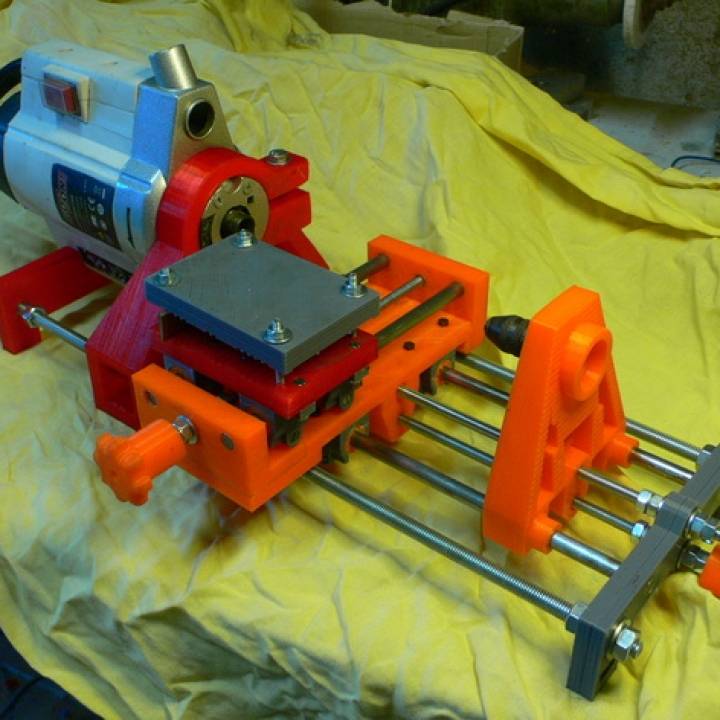 3D Printable Micro lathe by Claude Gil