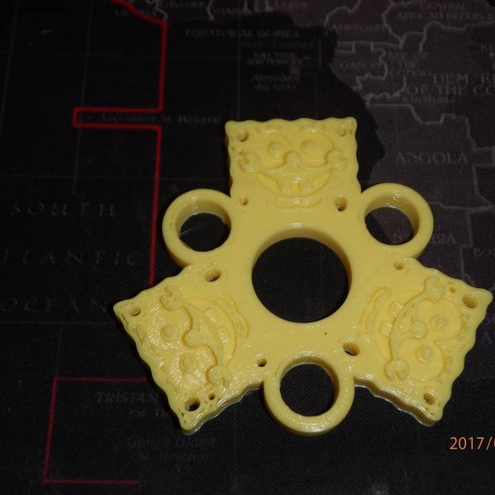 3D Printable Spongebob Fidget Spinner - Wingnut2k #1 by James Robison