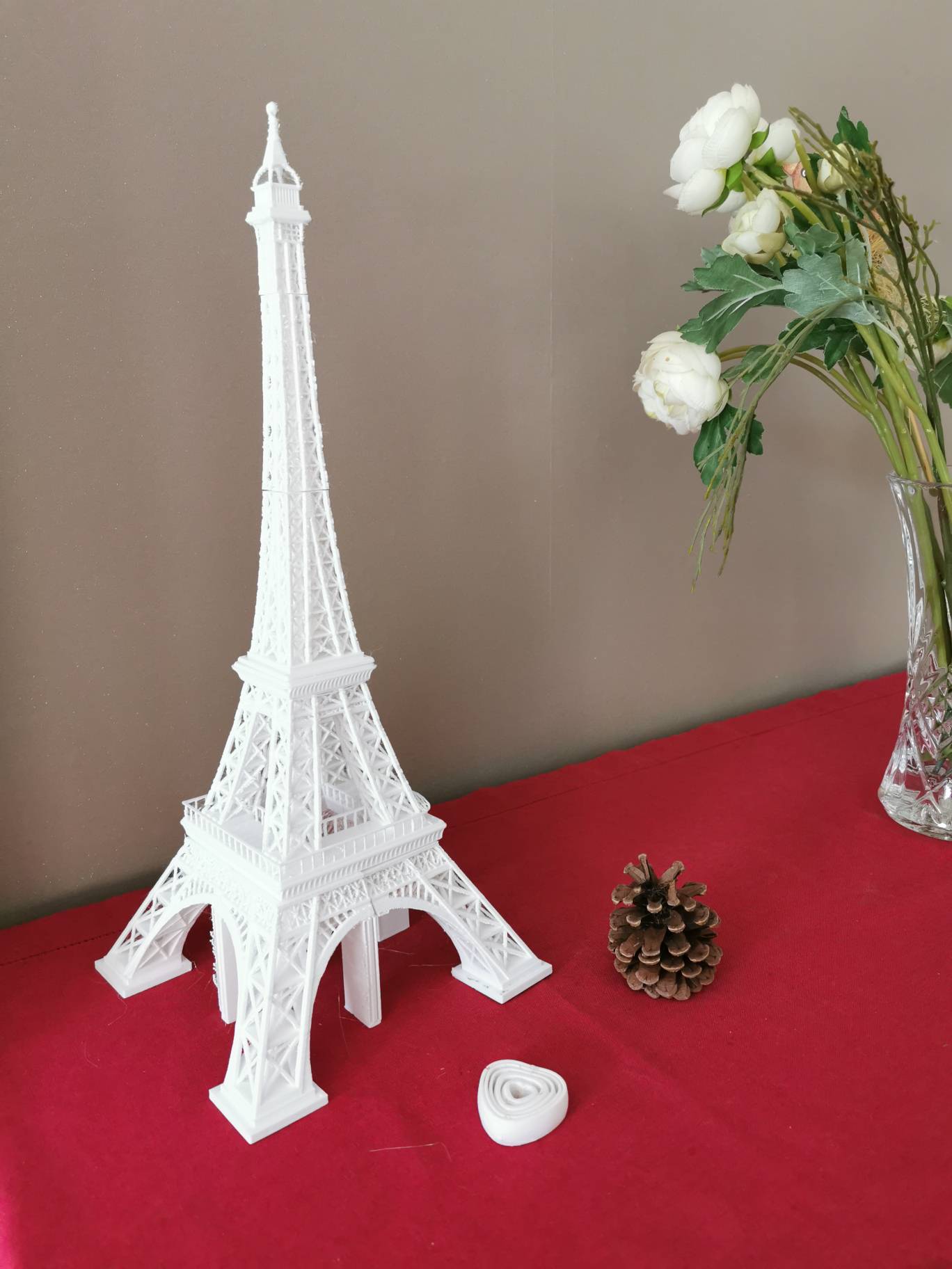 3D Printable Eiffel Tower Model by Roger Peng