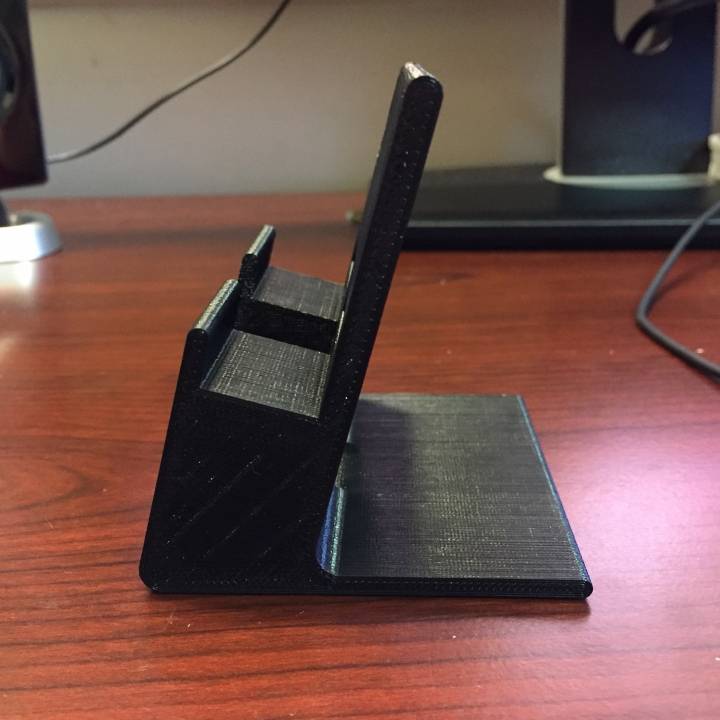 3D Printable Nintendo Switch Stand by Andrew Comer