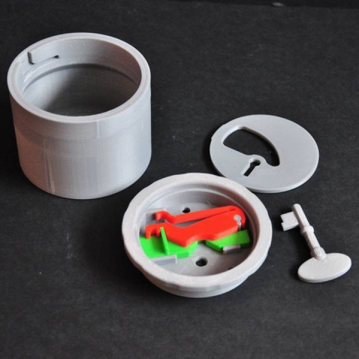 3D Printable Lockable Container by Brian Law