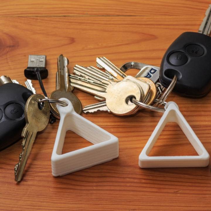 3D Printable Triangle key holder by Frédéric Callondann