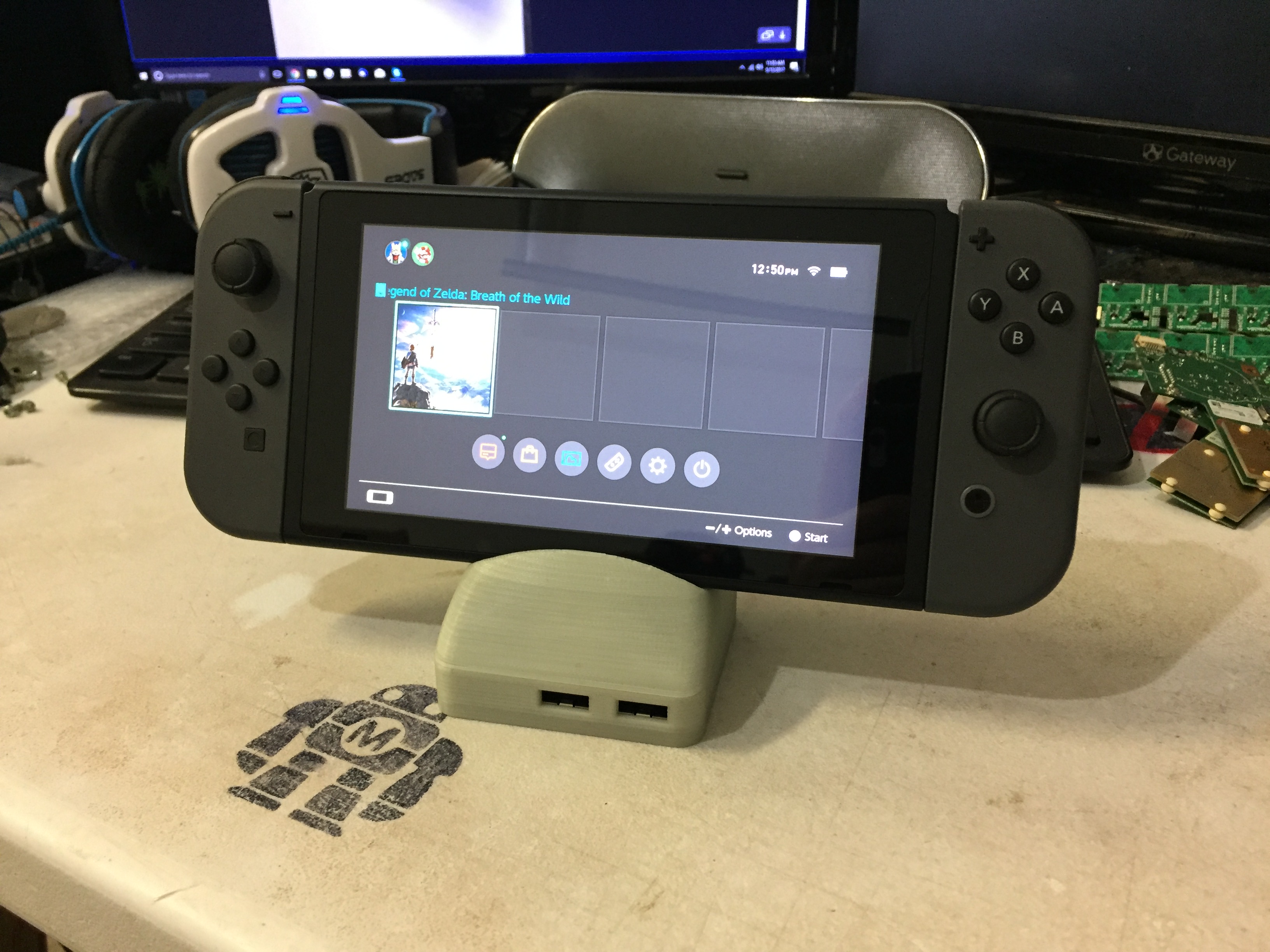 3D Printable Mini Nintendo Switch docking station by Elroy Andela