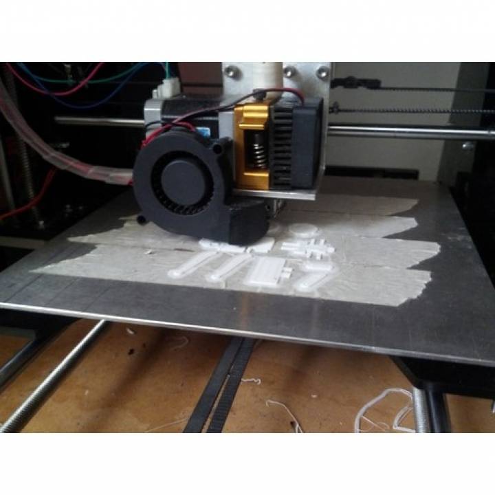 3D Printable Easy to print Generic Front Loader (esc: 1:100) by Luis ...