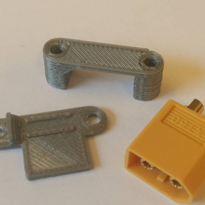 3D Printable XT60/XT30 mount by Kjell Kernen