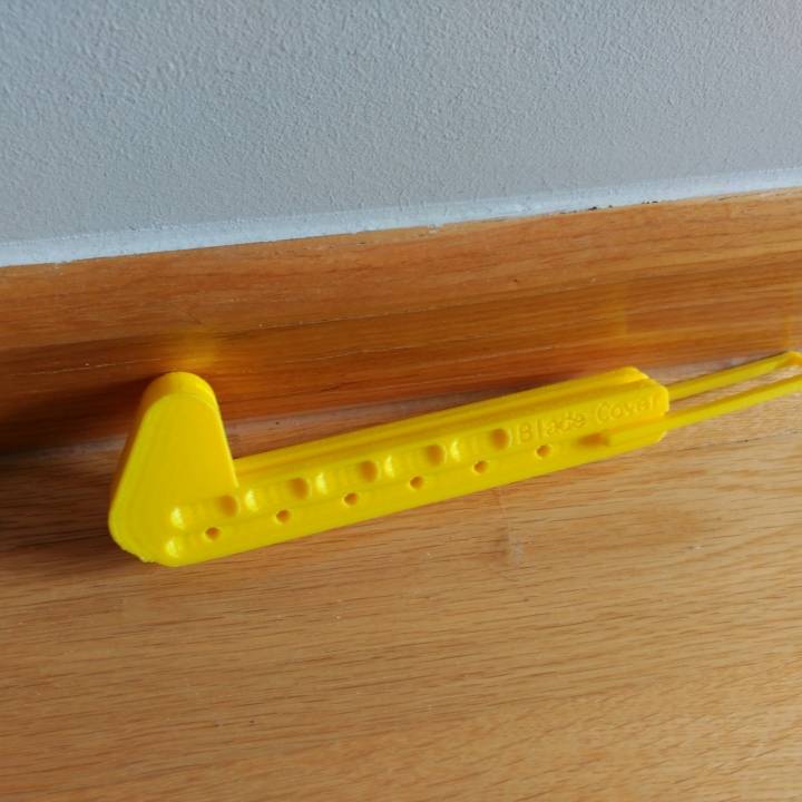 3D Printable Customizable Blade Guards by Diego Viejo