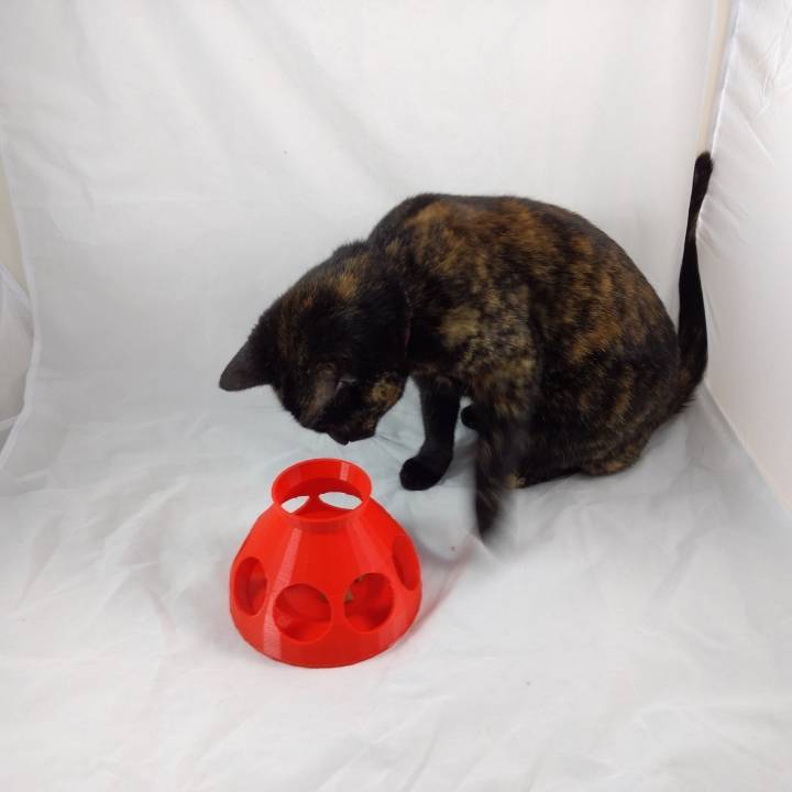 3D Printable Cat Pod Feeder by Tanya Wiesner