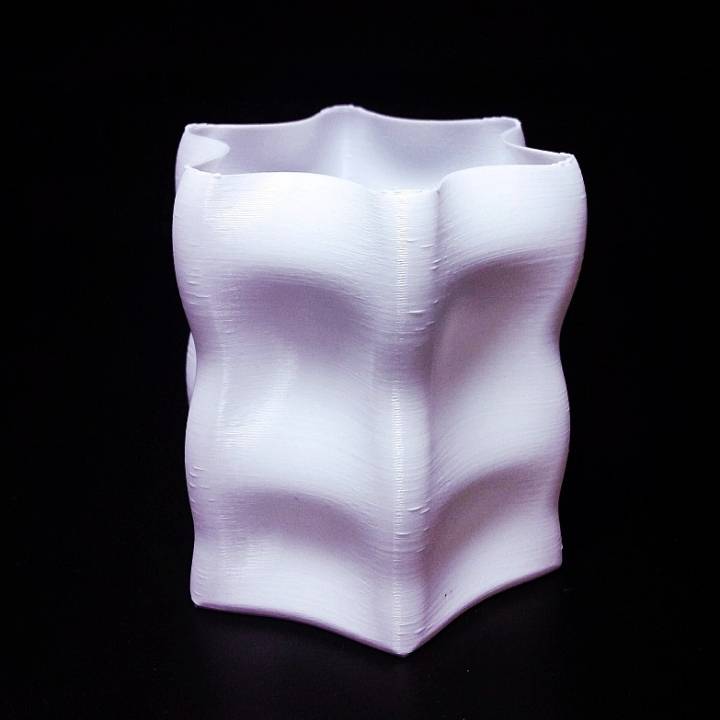 3D Printable Modern Stool by Ian Scheele