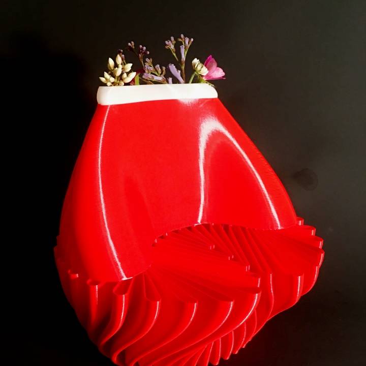 3D Printable Corrugated Vase Chair by Carlos Perez