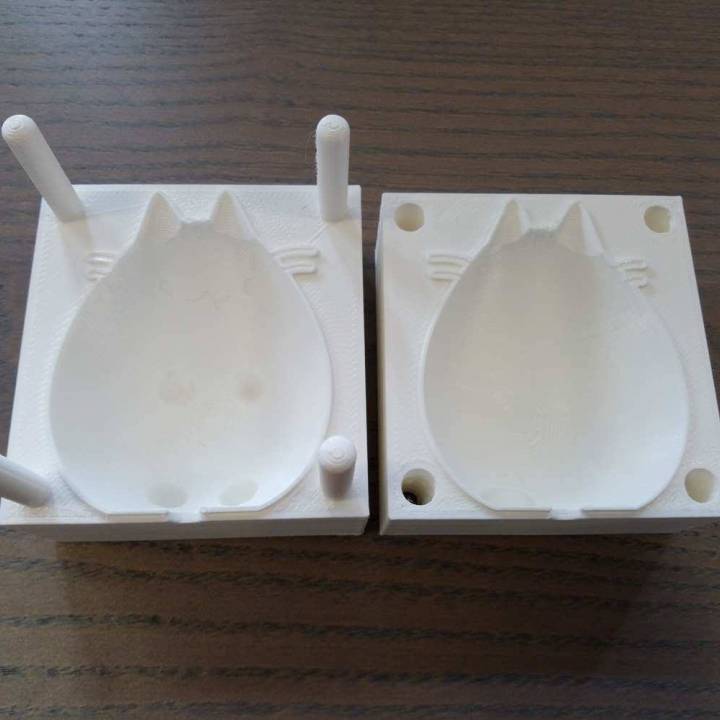 3D Printable Cat Mould for Modelling Clay by Quentin Berland