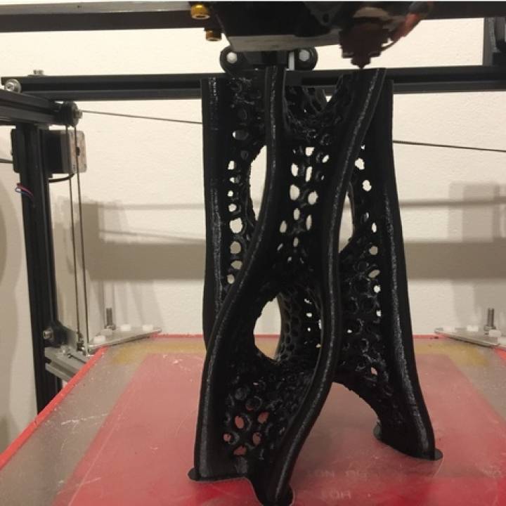 3D Printable Voronoi D Tower by @Dizingof by Shauki B.