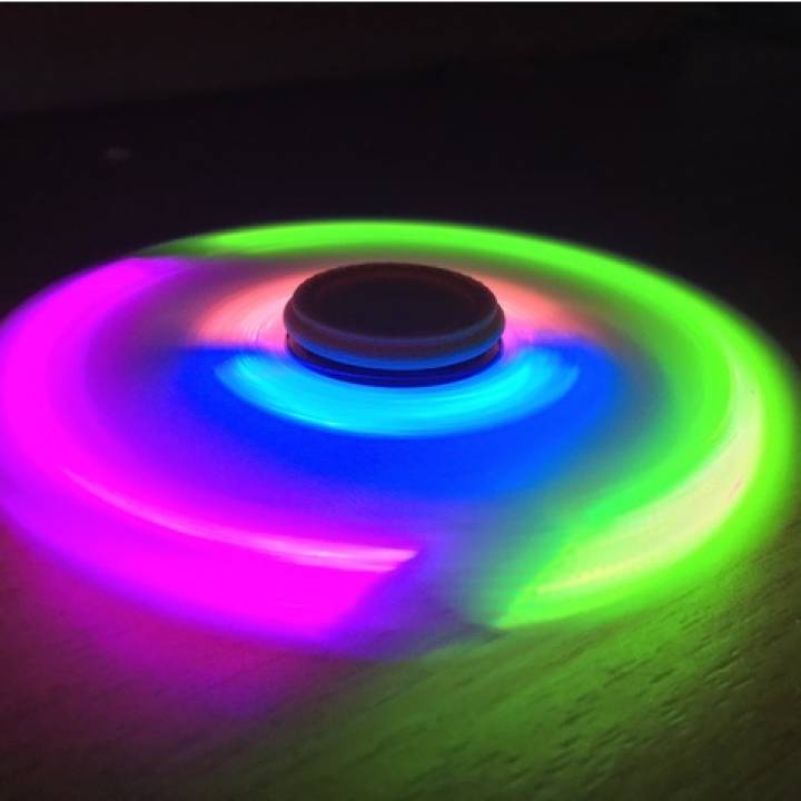 3D Printable LED finger spinner by chao henry
