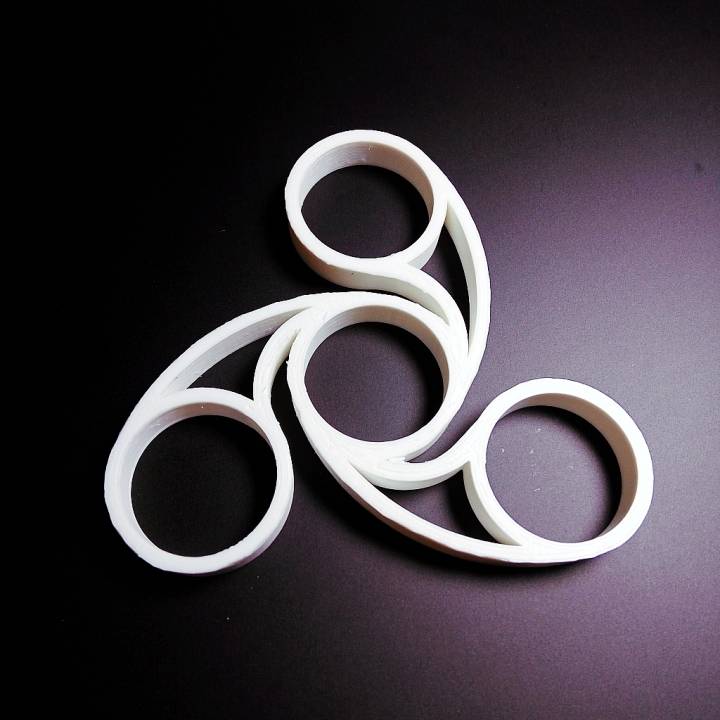 3D Printable Multi-color Spinner Frame by Noah Falbaum