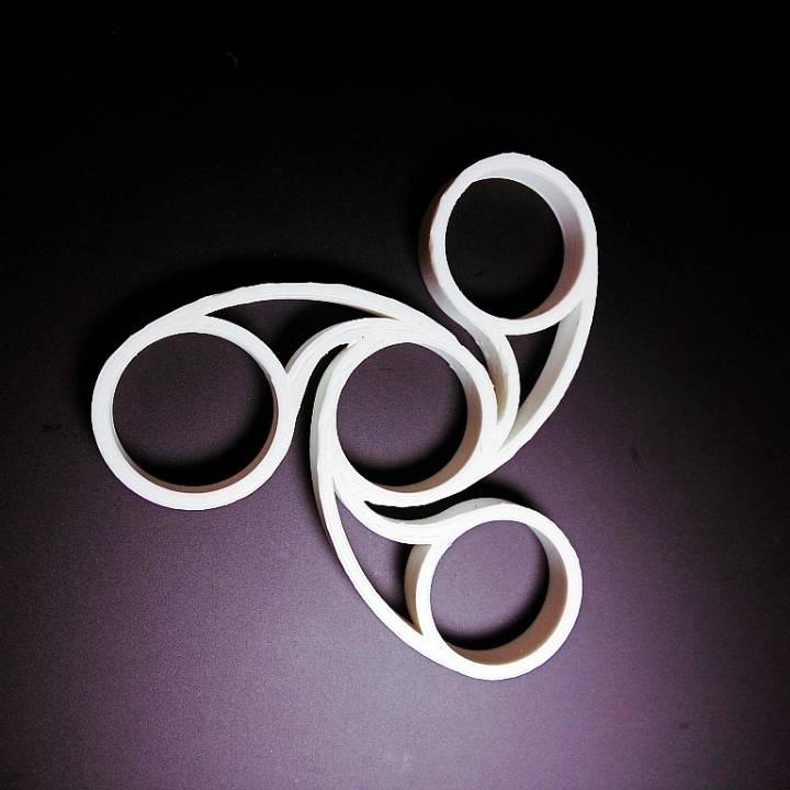 3D Printable Multi-color Spinner Frame by Noah Falbaum