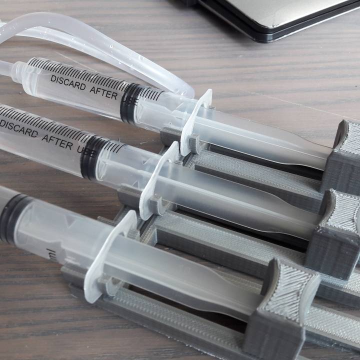 3D Printable Hydraulic arm with syringes by Mathis