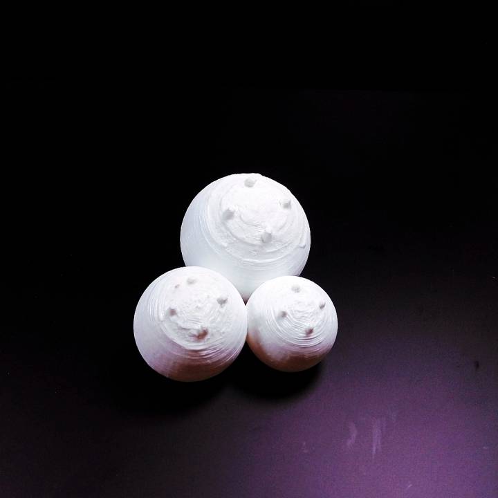 3D Printable TinkerCAD Sphere Vases by Ian Scheele