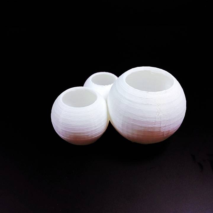 3D Printable TinkerCAD Sphere Vases by Ian Scheele