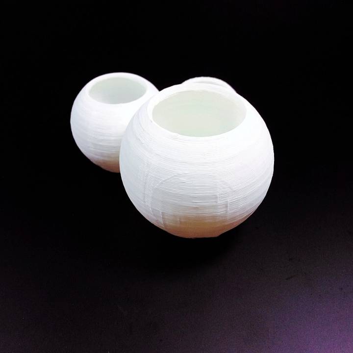 3D Printable TinkerCAD Sphere Vases by Ian Scheele