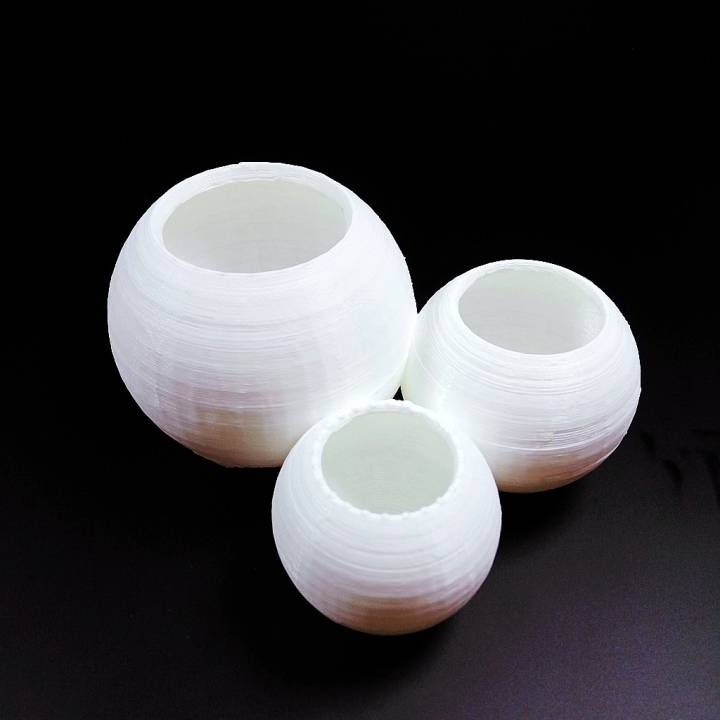 3D Printable TinkerCAD Sphere Vases by Ian Scheele