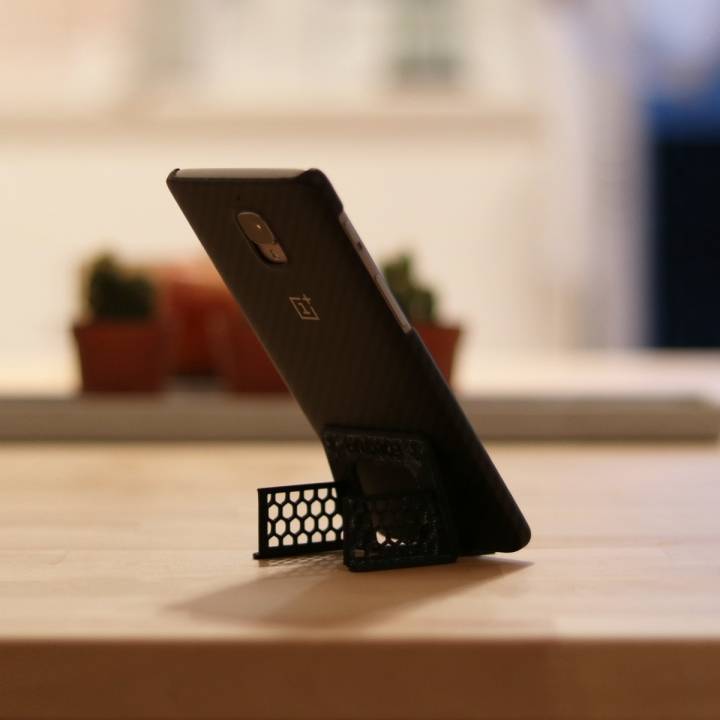 3D Printable Foldable Phone Stand by Clement C.