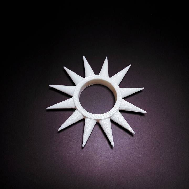 3D Printable petite spiky fidget spinner by Ben Dresbach