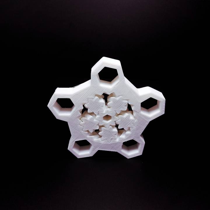 3D Printable Copy of Nox's custom hybrid spinner by Noxmortis Kingston