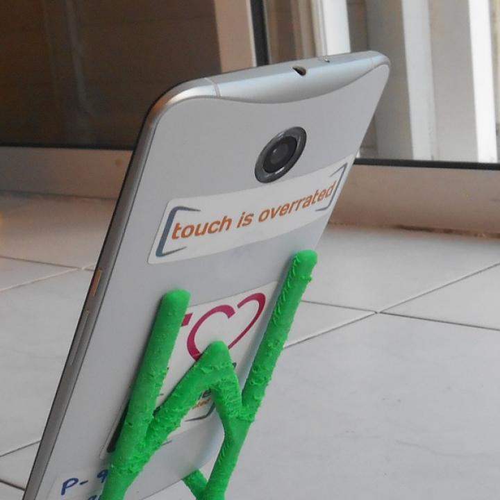 3D Printable Phone Holder by Yuval Dascalu