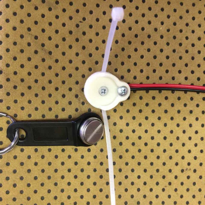3D Printable ibutton holder by Ivan