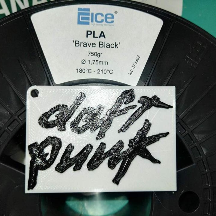 3D Printable daft punk keychain by Sebastien Petit